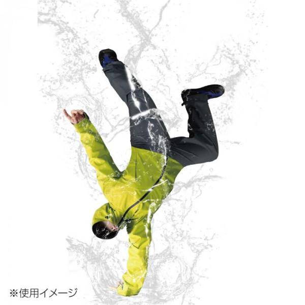 4Wayストレッチ素材の採用により着心地の良さを追求。「雨だから着る」そんな従来の概念を覆すべく生まれた次世代レインウェアです。