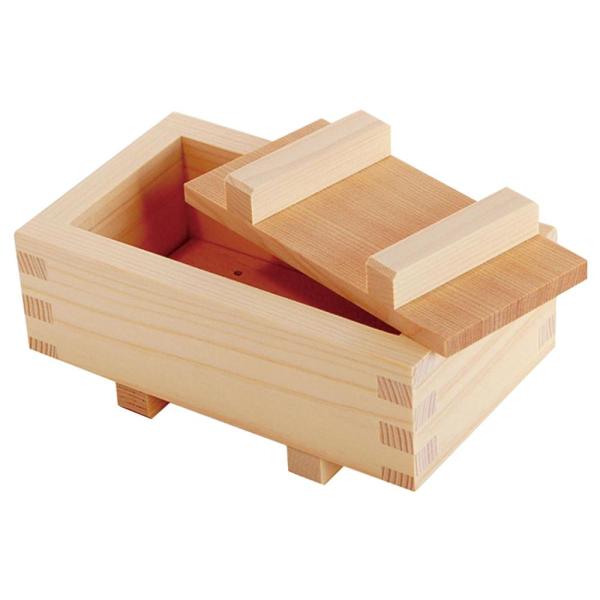 ヒノキを使用した押寿司器です。