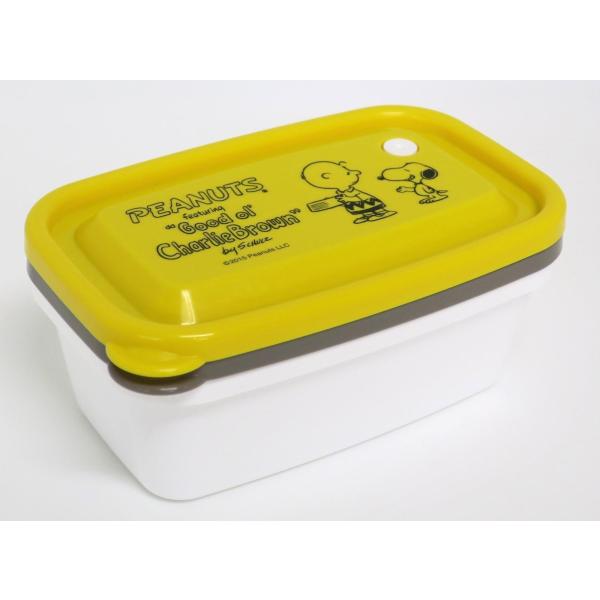 フタをしたまま電子レンジOK!内圧調整機能付き「吸排気弁」装備。フタの張り付きを防止します。側面には便利な目盛り付き。スタッキングできるので冷蔵庫にスッキリ収納できます。使わないときは重ねてコンパクトに収納できます。