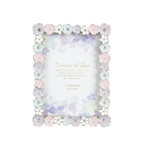 ふんわり優しいウエディングブーケをイメージしています。