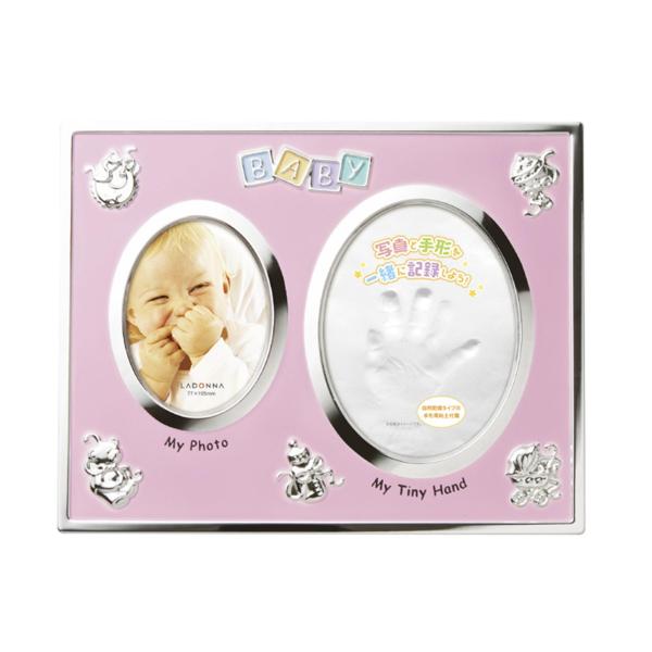 赤ちゃんの大切な日の記録に。写真と樹脂粘土の手形を一緒に残せる記念のフレームです。