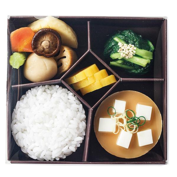 サンメニー仏膳シリーズ「中」(6.0〜7.0寸)のお椀にぴったりのお供えシリーズです。ご飯、汁物、おかず、和え物、漬物がセットになっており、これ一つでお仏膳の料理がすべて揃います。本物そっくりのイミテーションなので、食べ物が傷みやすい時期で...