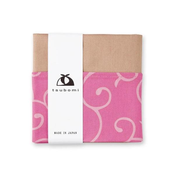 tsubomiシリーズ最大の特徴はオモテは柄、ウラは無地であること。シーンに合わせて、お洋服に合わせて柄と無地の使い分けが楽しめる風呂敷です。風呂敷を包んだ時のシルエットと、両面カラーの風呂敷を開いたときの表情の変化を花の開花に見立て(ts...