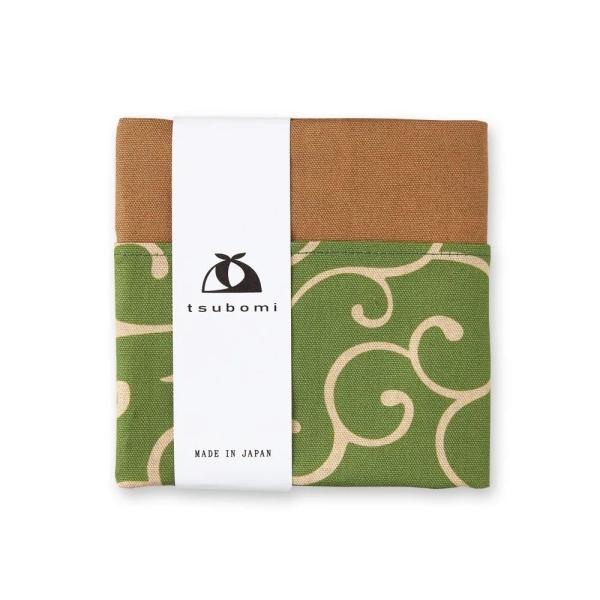 tsubomiシリーズ最大の特徴はオモテは柄、ウラは無地であること。シーンに合わせて、お洋服に合わせて柄と無地の使い分けが楽しめる風呂敷です。風呂敷を包んだ時のシルエットと、両面カラーの風呂敷を開いたときの表情の変化を花の開花に見立て(ts...