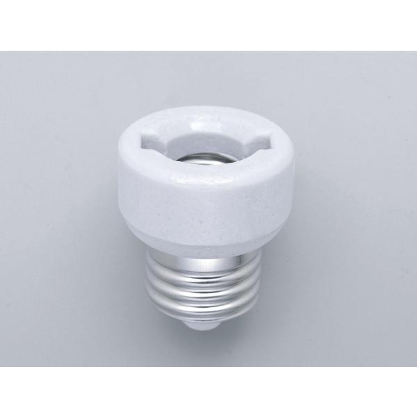 口金変換アダプターです。