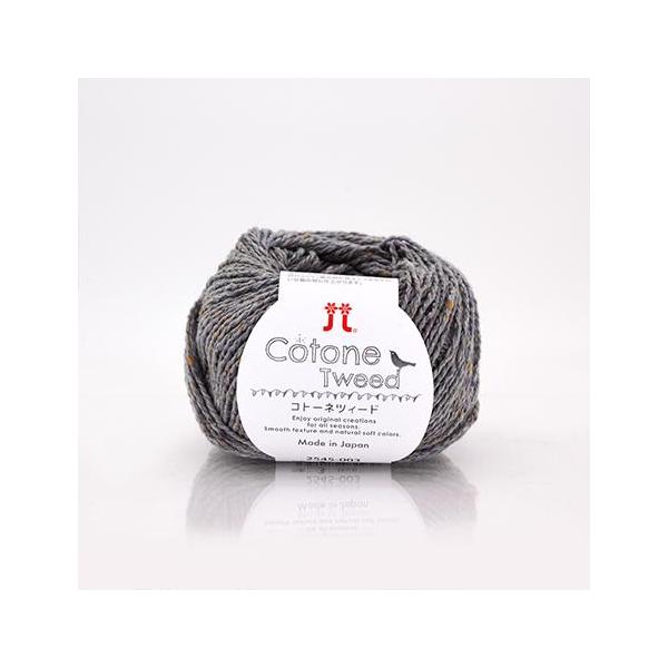 紡毛コットンを使用したツィード並太タイプです。先に染めたわたを複数色ブレンドして糸にすることで深みのある表情になります。伸度のあるナイロンを入れることで、とじはぎの際に切れにくく編み目も程よくつまるきれいな編み地に仕上がります。帽子・バッグ...