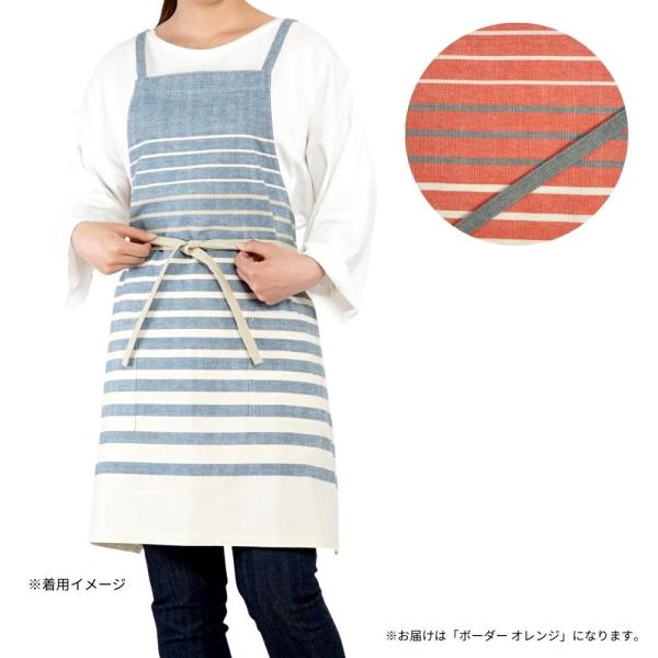 大きめポケットでスマホもすっぽり入ります。