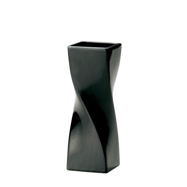 お花を一層豪華に引き立てるフラワーベース花器です。