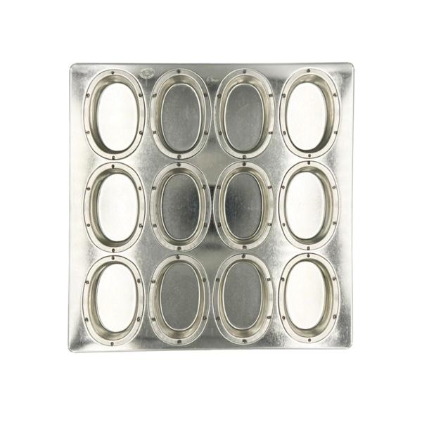 オールシーズン使える定番のオーバル型は、12個付けのため初心者から上級者まで人気の型です。一度に多くの焼き菓子を作ることが可能です。表面にシリコン加工がかかっており型離れの良さに定評があります。また当社の型は熱伝導も良く、焼き色も均一に仕上...