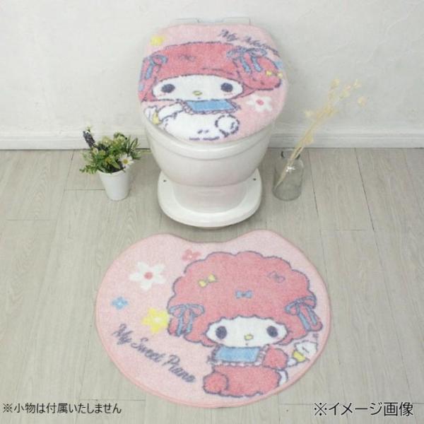 マットの裏面は滑り止め加工。フタカバーとマットのセットなのでこれ1つでトイレをトータルコーディネート!洗濯ネットを使用し洗濯機で丸洗いできるのでお手入れ簡単♪