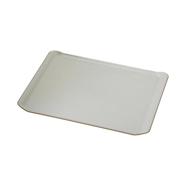 軽くて薄い構造なので食卓でランチョンマットとしてお使いいただけます。滑りにくいので、安定して運べます。