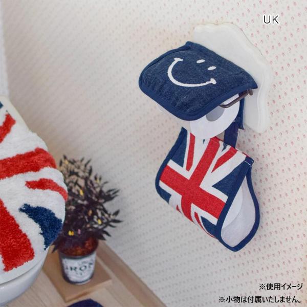 スマイルと国旗のデザインと、はっきりとした色が際立ちトイレを楽しい空間にしてくれます。