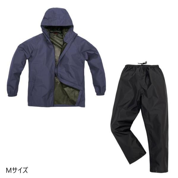 軽く肌触りの良いポリエステル生地を表地に採用し、肌に触れても快適な着心地を実現しました。