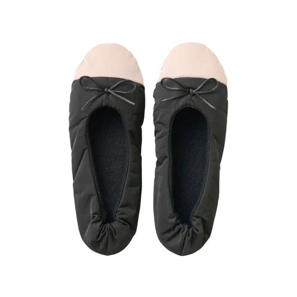 学校行事やお出かけ先、オフィスシーンはもちろん、旅先でもおすすめの携帯折りたたみスリッパ。裏面にはすべり止め付きで、歩行時をサポート。オーガンジー素材の巾着付きで持ち運びにも◎洗濯機で丸洗いができるのでいつでも清潔にご使用いただけます。パン...