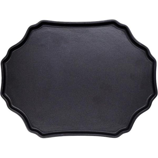 アンティークの様な雰囲気を醸し出す、フラットプレート。額縁の様なデザインとシックな色合いが、大人の食卓を演出。ケーキやフルーツなどのデザートの他、アクセサリートレーにもおすすめです。