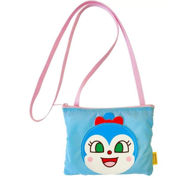 コキンちゃんのお顔のワッペンがついています。軽くて柔らかいナイロン素材のサコッシュです。