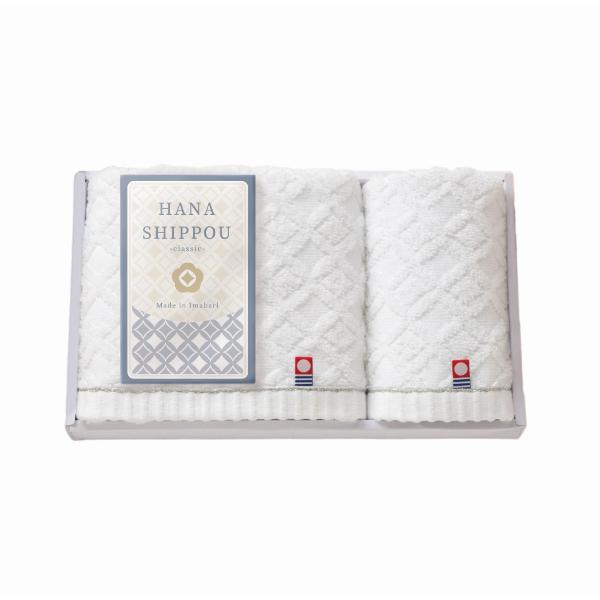 円形を重ね合わせた日本の伝統柄「七宝」をあしらったタオルです。ボリューム感のあるパイル地でふんわりと心地よい風合いに仕上げました。乾きも良く、さらりと心地よい肌ざわりです。