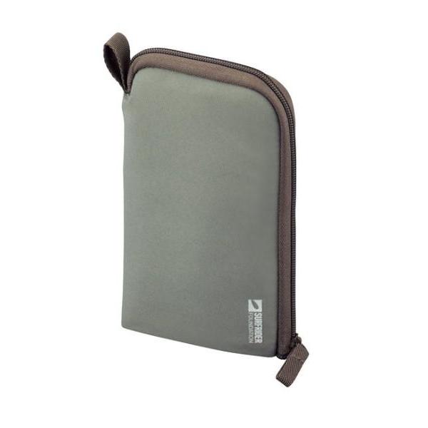 立てて使えて中身を探しやすく場所を取らない。鉛筆や18cm定規も入ります。キャンプで使うカトラリーを入れて。