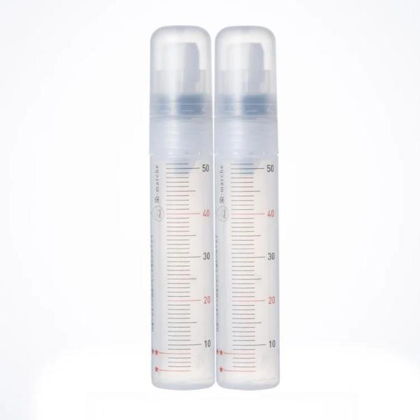 糸を染める時はペン先で軽くトントンと叩くだけ。計量の目盛が付いているので、染料の計測が直接ペンに充填でき、染めたい部分に染めることができます。