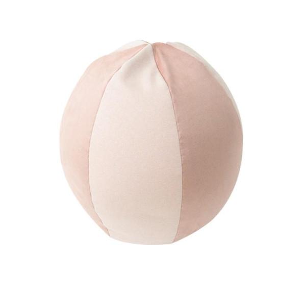 様々な使い方ができるコンパクトなビーズクッションです。