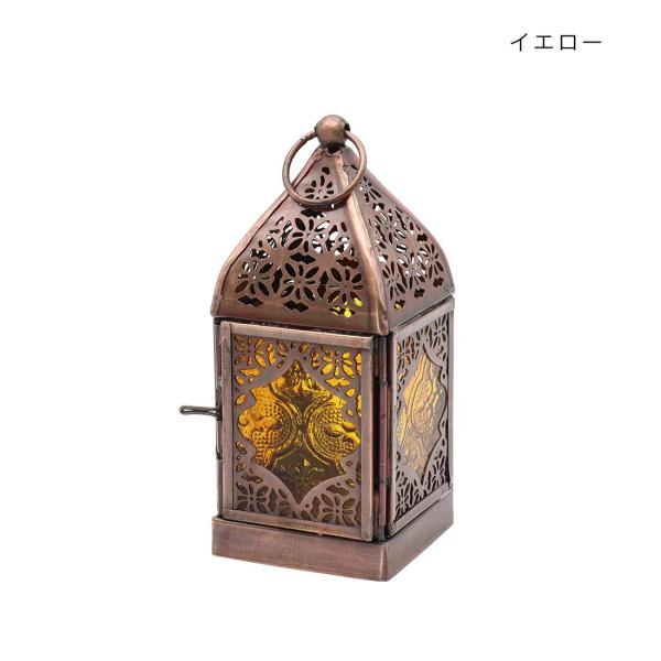 繊細な透かし柄と色鮮やかなレリーフガラスが美しいモロッカンキャンドルホルダー。イスラム教のモスクを連想させるようなデザインが、まるで異国に来たかのような雰囲気を演出してくれます。キャンドルの灯りが透かし柄の模様を照らし、お部屋をオリエンタル...