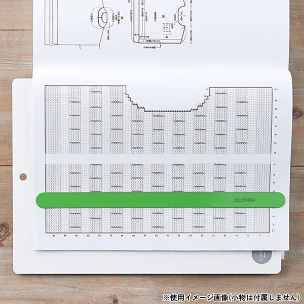 模様編み、編み込み、文章パターンを見る時に便利です。クロスステッチ、こぎん刺しなど刺しゅうの図案にもおすすめです。グリーンのマグネットは編み図記号や色分けされた図案が見やすく、軽い力でスライドさせることができるので作業がはかどります。