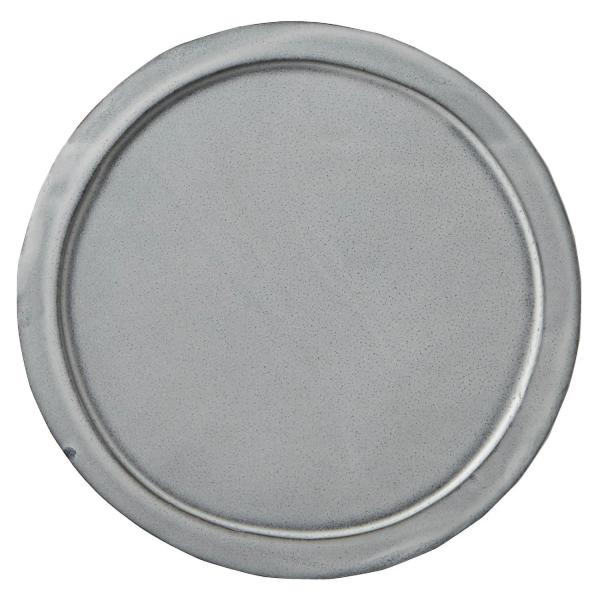 日本の職人が手仕事で作り上げた器、ベニェ。スッキリとしたフォルムがシックで大人っぽい佇まい。質感はつや消しで手触りが良く、優しさとクールな印象を感じられる不思議なデザインです。スモーキーで上品な色使いは珍しく、食卓を新しい世界観で包んでくれます。