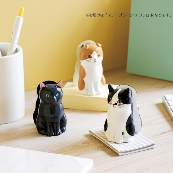置いてある時もかわいいネコのステープラー♪