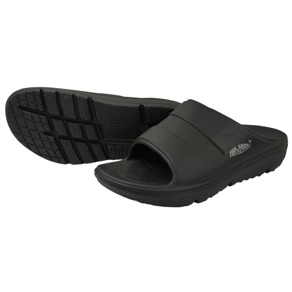 特殊ブレンドした発砲樹脂で今までにない柔らかさを実現したリカバリーサンダルです。屈曲性を兼ね備えた弾力のあるEVAラバー素材で疲れた足をリラックス。特殊専用ソール「SQUISHY foam(スクイーシーフォーム)」は疲れた足裏を優しく包み込...