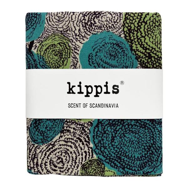 バリを旅行中、小さな神社の道で目にしたマリーゴールド。その美しい花のベルベッドのような質感に引かれ描きました。旅する時、普段とは違う感覚が出現します。見慣れたものの美に改めて気づかせてくれる、宝物のような旅の瞬間を元にしたデザインです。ほど...