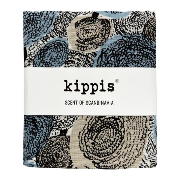 バリを旅行中、小さな神社の道で目にしたマリーゴールド。その美しい花のベルベッドのような質感に引かれ描きました。旅する時、普段とは違う感覚が出現します。見慣れたものの美に改めて気づかせてくれる、宝物のような旅の瞬間を元にしたデザインです。ほど...