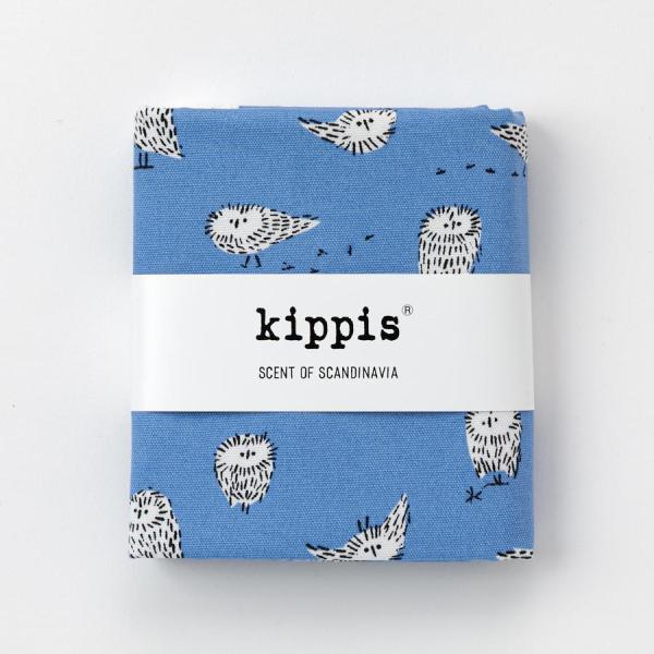 フクロウは知恵の象徴としての荘厳さと同時に、とぼけたおかしみも感じさせる不思議な動物です。その存在感に魅了され描いたのは北極フクロウ。絶滅の危機に瀕していますが、フィンランドでは時々見かけるそう愛すべきおとぼけキャラ、ラフな筆致にその特性が...