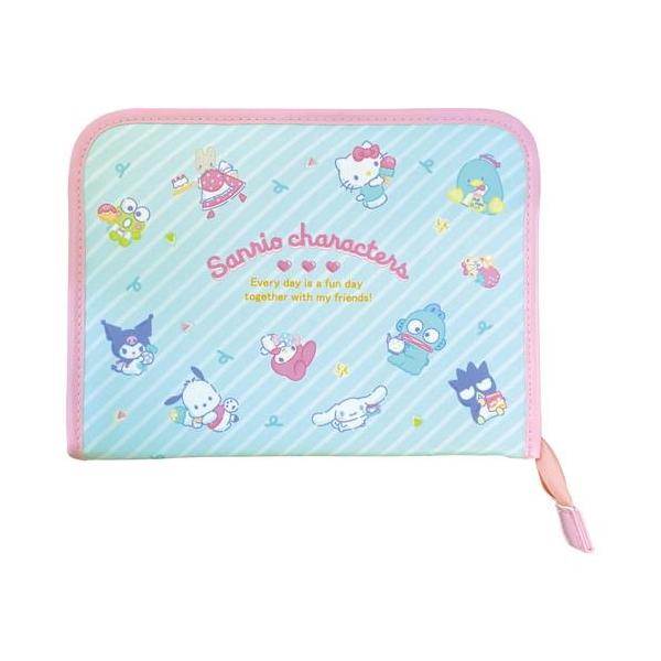 大きく開くジャバラポケットになっており、母子手帳や診察券などの収納に便利なケースです。