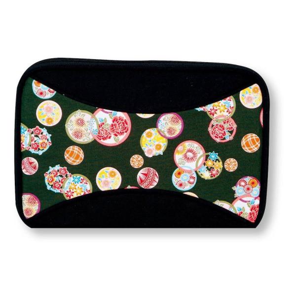 大切なラケットを衝撃やホコリから守る手まり柄卓球ラケットケースです。