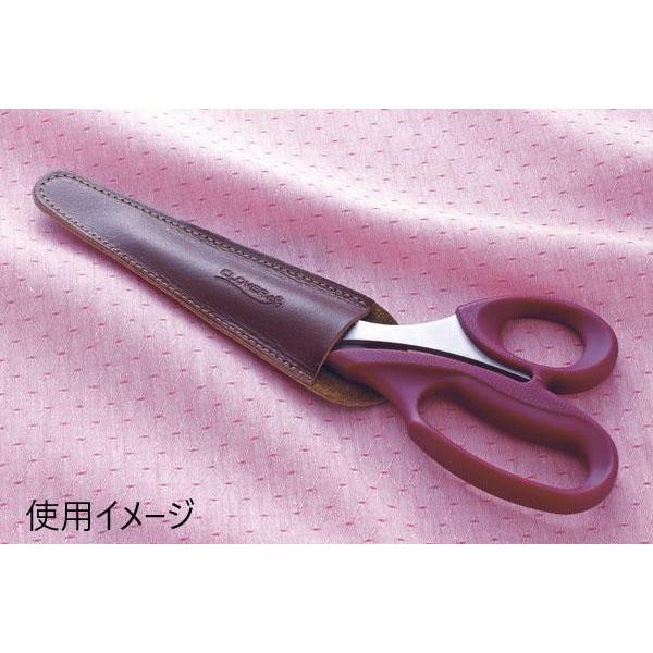 高級なステンレス鋼と精密な仕上げで、耐久性、切れ味に優れ、ハンドルはソフトで手にフィットします。この200は布地の種類や厚さを気にすることなく、ピースカットから布地の裁断までご使用いただけます。手に負担をかけにくい形状に設計したソフトハンド...