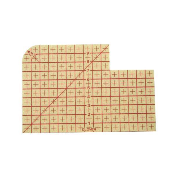 ゆるやかな曲面の折り上げや、ポケットなどの丸み、長い直線の折り上げ(シャツやズボンの裾上げなど)に最適です。裾上げや三つ折りなど、布の折り返しを手早く簡単にすることができます。