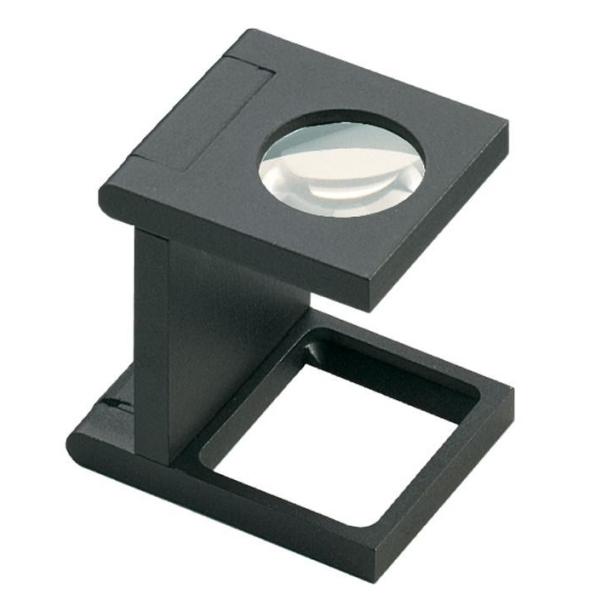 スタンドはプラスチック製の簡易型。下枠に1mmのスケールが刻み込まれています。