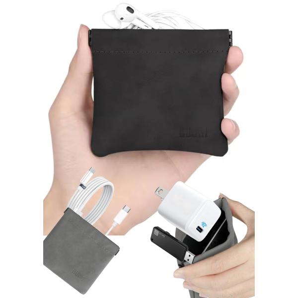 ・【イヤホンポーチ イヤホンケース】 有線イヤホンをすっきり収納できるイヤホンポーチ イヤホン収納ケース 内部ベルベット仕様で、絡まりやすい有線イヤホンをやさしく保護。毎日の持ち運びにちょうどいいサイズ感です。 毎日使える。壊れにくい。実用...