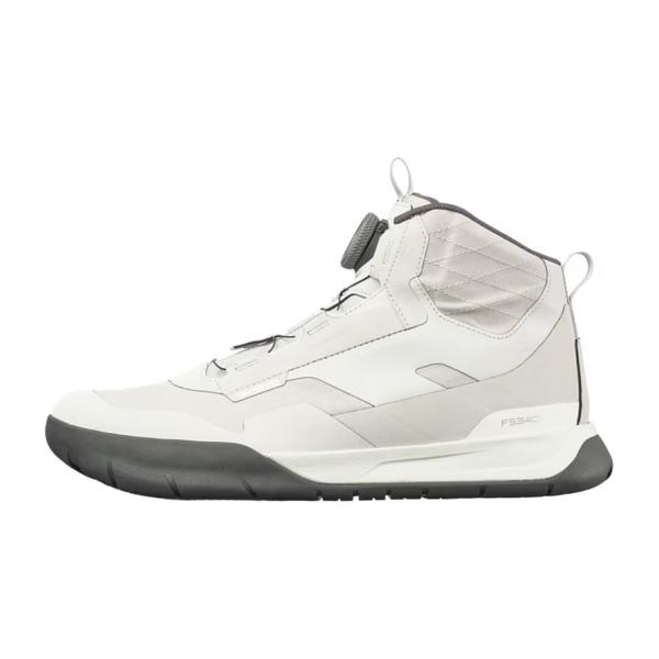 ハイグリップデッキソールを搭載した、防水のハイカットデッキシューズゲームに集中したいオフショアアングラーに向けた、防水透湿ハイカットシューズです。 オリジナル配合のラバーを使用し、接地面積を広くとりグリップ力を高めたハイグリップデッキソール...