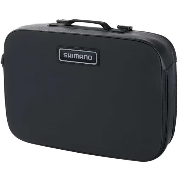 UH（ウルトラハード）へらバッグとコーディネートできるクッション。従来よりも段差をアップし、あぐら姿勢時の負担を軽減。UH（ウルトラハード） へらバッグ（別売：BK-541Z）の上に積み重ねて収納可能。また、へらバッグ、ロッドケースとコーデ...