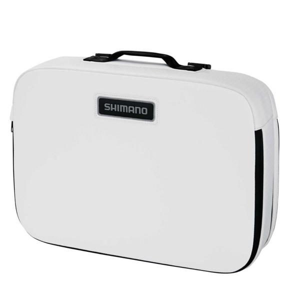 UH（ウルトラハード）へらバッグとコーディネートできるクッション。従来よりも段差をアップし、あぐら姿勢時の負担を軽減。UH（ウルトラハード） へらバッグ（別売：BK-541Z）の上に積み重ねて収納可能。また、へらバッグ、ロッドケースとコーデ...