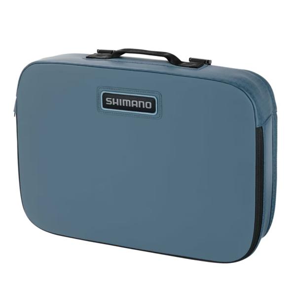 UH（ウルトラハード）へらバッグとコーディネートできるクッション。従来よりも段差をアップし、あぐら姿勢時の負担を軽減。UH（ウルトラハード） へらバッグ（別売：BK-541Z）の上に積み重ねて収納可能。また、へらバッグ、ロッドケースとコーデ...