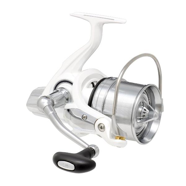 防水・耐久テクノロジー「マグシールド」を搭載し、初期性能の維持を追求。初期の滑らかな回転性能が持続することは、雨や波しぶき、風に運ばれる塵や砂など厳しい環境下に置かれる投げリールにとって大きなアドバンテージとなる。軽快な回転性能を支えるエア...