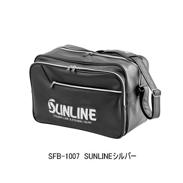 2〜3泊程度のウェア類・小物類を収納できるショルダータイプのトラベルバッグ。メインポケット、サブポケット、サイドポケット、背面ポケットと4つの収納スペースを確保。光沢感を抑えたマット生地を本体に採用。