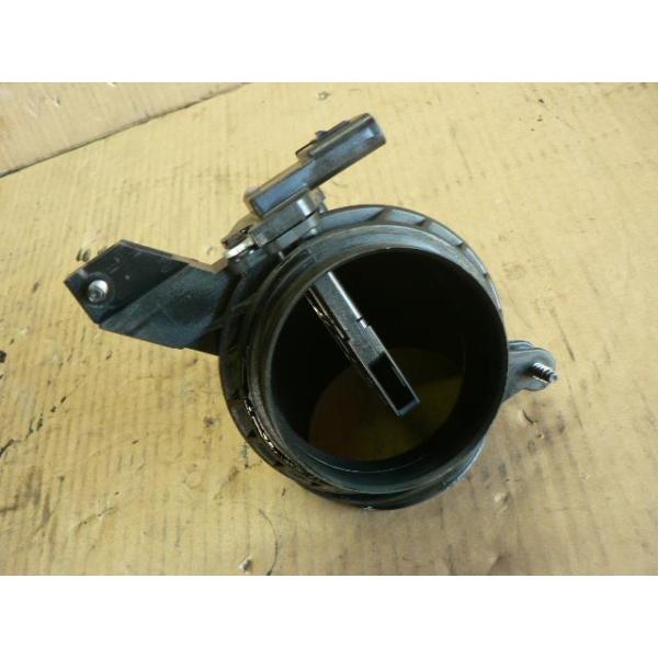 **** 商品説明を必ずご確認ください ****部品管理番号：000021914260400メーカー純正品番：12B579部品名：エアフロメーター部品メーカー品番：7M51部品区分：リサイクル品管理品番：219142/6040車名：ボルボ ...