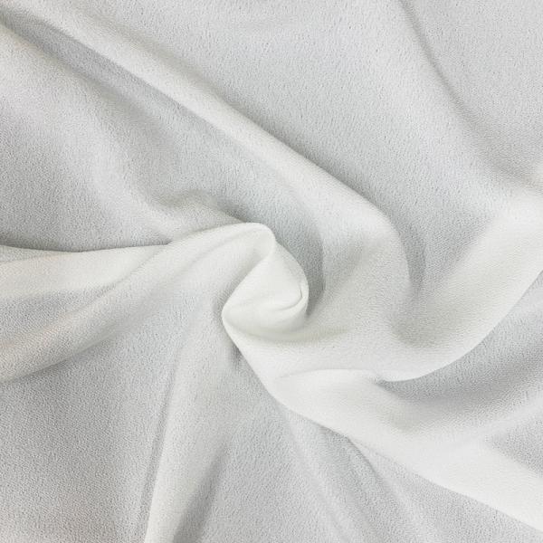 品番FJ10255和装におすすめのちりめんです。サラッとしていて落ち感があります。夏のパンツにもおすすめです。※ロットにより表面のシボ感や生地巾に違いがあります。また、汚れが入る場合がございます。特価商品のためご了承ください。1m単位で販売...