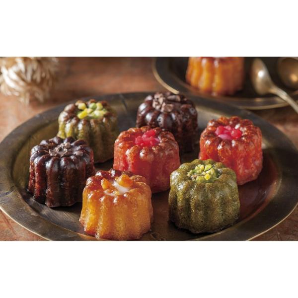 フランスの伝統菓子「カヌレ」を、食べやすいサイズに焼き上げました。一つ一つ丁寧にトッピングした、銀座らしい華やかなスイーツギフトです。カジュアルからフォーマルまで、幅広い用途でお使いいただけます。●商品内容：ミニカヌレ（ショコラ・フランボワ...