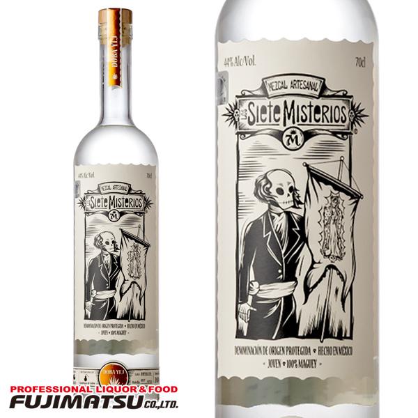 シエテ・ミステリオス ドバジは、オアハカ産のエスパディン（アガベの一種）からつくられるメスカルで、樽熟成をしていないホベンです。成熟したアガベのみを使用し、アガベの球形部（ピニャ）をタテマドと呼ばれる地中に掘った穴で蒸し焼きにする伝統的な製...