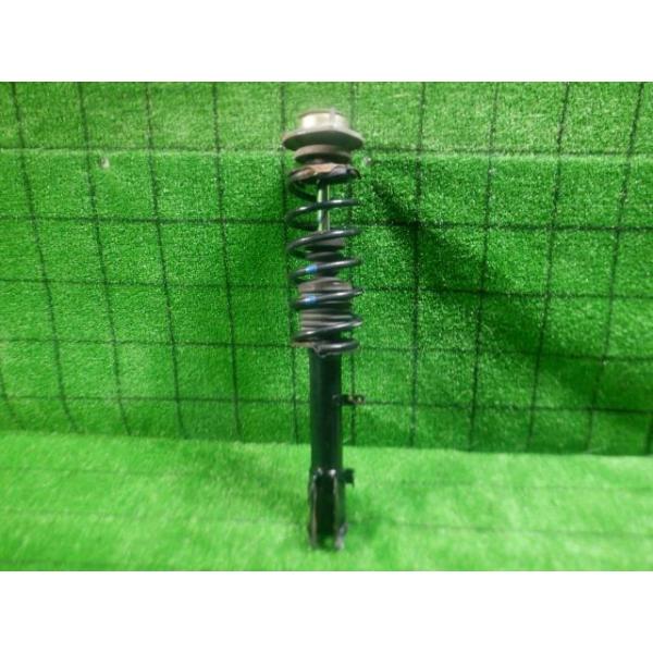 **** 商品説明を必ずご確認ください ****部品管理番号：231003000150210メーカー純正品番：48520-B2660部品名：左Fストラットメーカー代替品番：48520-B2650部品区分：リサイクル品車名：エッセ車両タイプ名...