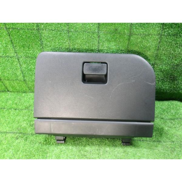 **** 商品説明を必ずご確認ください ****部品管理番号：251008000170210メーカー純正品番：73410-59S00-5PK部品名：グローブBOX部品区分：リサイクル品車名：ハスラー車両タイプ名：5ドアハッチバック通称型式：...